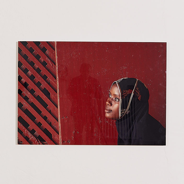 Angèle Etoundi Essamba (Cameroon 1975) – voile ocre – Diasec print ... Angèle Etoundi Essamba (Cameroon 1975) – voile ocre – Diasec print ...